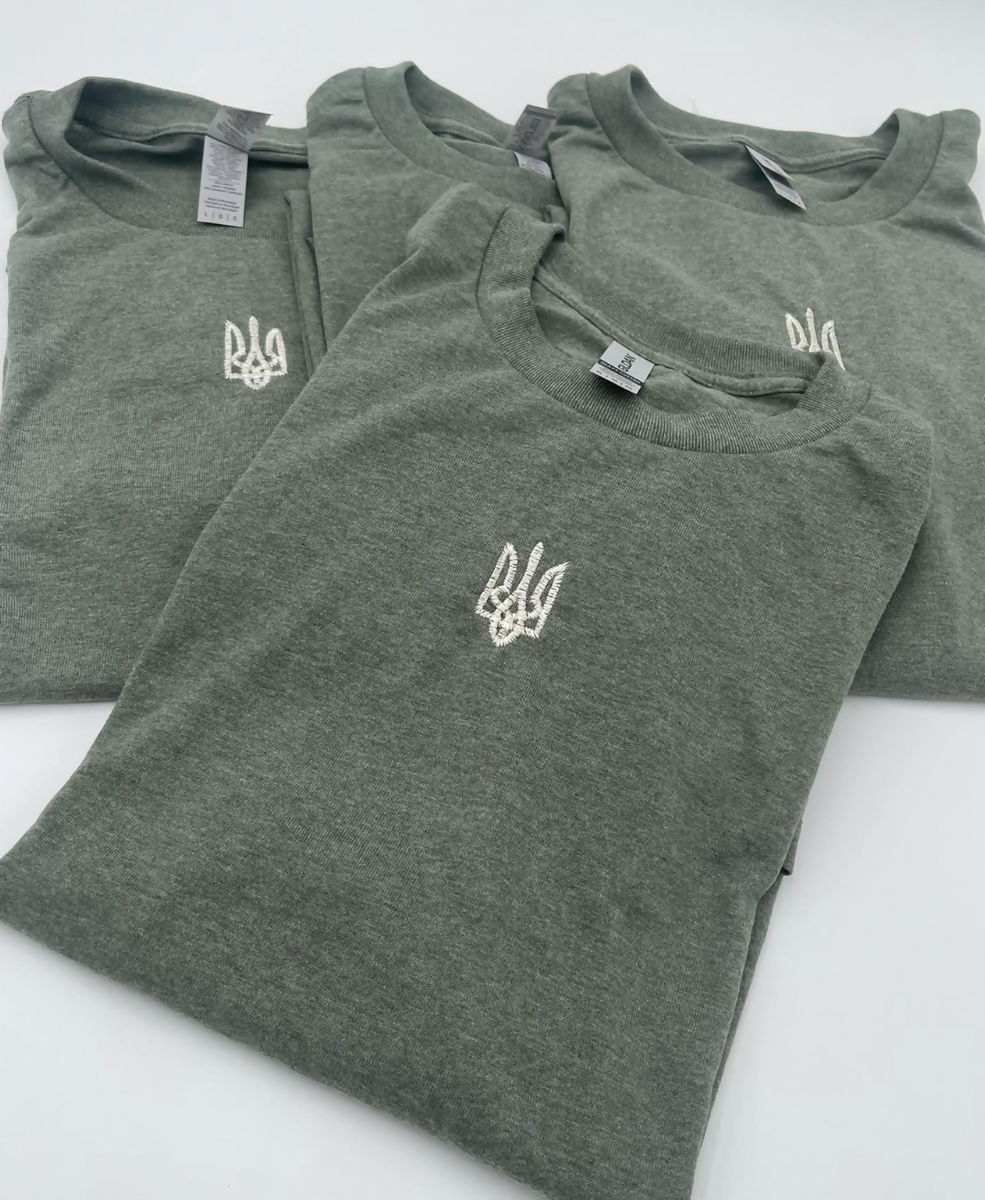 EMBROIDERED TSHIRT WITH TRYZUB/MILITARY COLOR/ZELENSKYY – UAartsy